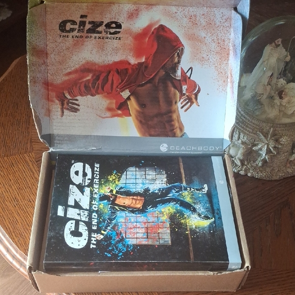 Beachbody | Other | Beachbody Cize Dance Workout Set With Red And Blue ...